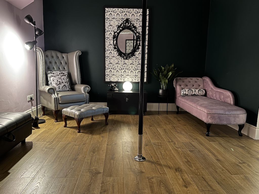 Studios & Dungeons for hire | Mistresses Uk
